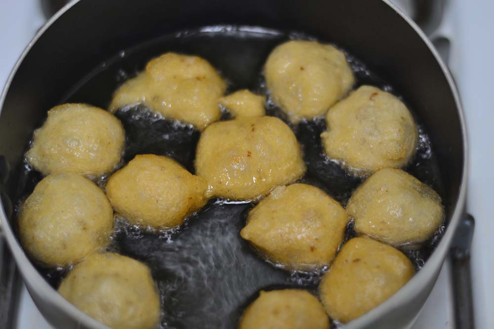 How to Make Dahi Bhalla Chaat with soft failproof Bhalla: the flavor bells