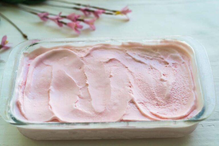 How to make creamy and smooth Rooh Afza ice cream - The Flavor Bells