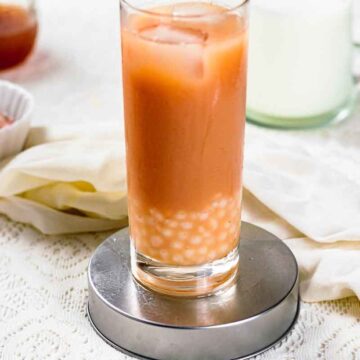 Lychee tea: Sweet fruit-scented tea recipe - The Flavor Bells